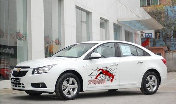 As etiquetas autoadesivas impressas carro do PVC/costume imprimiram etiquetas para a tampa dos carros
