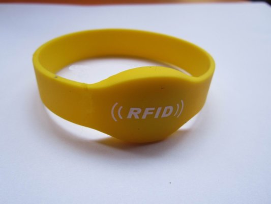 RFID Plastic Printed TYVEK Wristbands With 65mm - 74mm Diameter For Swimming Pool