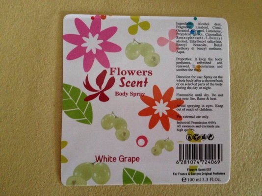 Etiquetas cosméticas laminadas lustrosas da garrafa com papel sintético para o perfume do orvalho da flor