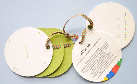 Round Garments Custom Hang Tags Cotton Rope Colorful Printing