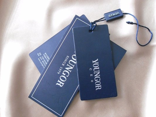 Etiquetas do cair do papel azul da roupa recicl personalizadas imprimindo o logotipo