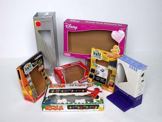 Presentes do brinquedo que empacotam a caixa de papel impressa cor com PVC transparente Windows