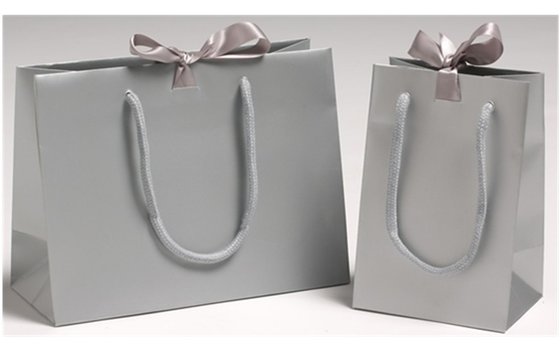 Luxury Silver Color Christmas Gift Bags Gloss Lamination Finish