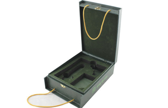 Professional Gold Stamping Luxurious Cardboard Wine Gift Boxes With Rope Handle