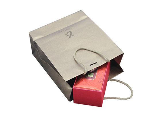 Embossing Logo Colored Paper Bags With Handles , Pantone color