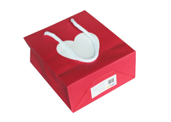 Matte Lamination Personalized Paper Carrier Bags With Heart Shaped Printing