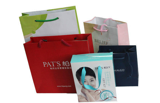 Logo printing Paper Gift Bags With Handles , matte lamination