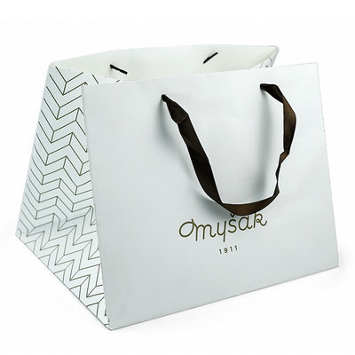 Cheap gold foil makeup paper bag white craft square base paper bag supplier