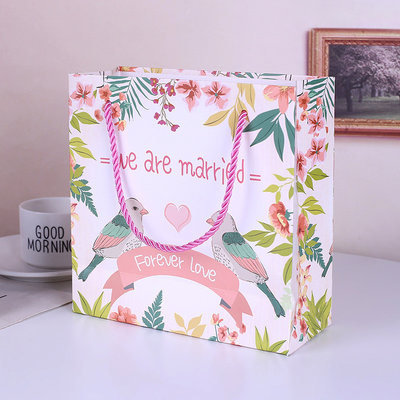 Low cost wedding gift packaging paper bag logo print cash on sale customsied supplier
