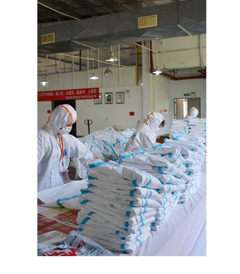 Disposable Safety Isolation Clothing Coverall Protective Suits supplier