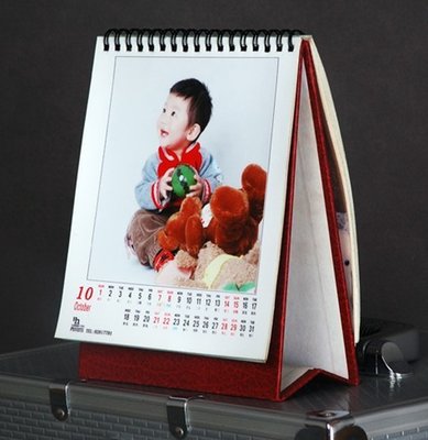 factory wholesale custom high quality paper year calendar, kids pictures calendar, glossy paper calendar supplier
