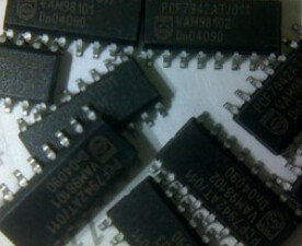 China Transponder Chip PCF7942 Transponder chip PCF7942AT BMW car remote key chip supplier
