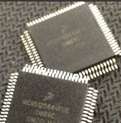 China Brand new MC9S12D64VFUE 0M89C Auto Computer Board CPU processor chip supplier
