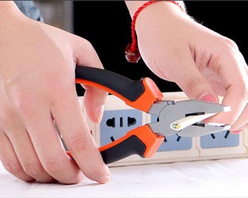 Plastic Promotional Tool Kits 28 pcs Electric Tool Box With Wire Stripper / Tweezers