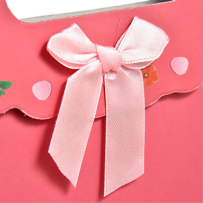 Wholesale high quality envelop shape gift bag with satin bow diecutting handle promotional gift paper bags