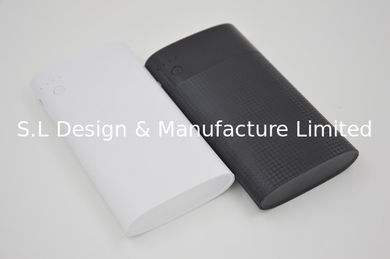 universal portable plastic power banks with  led indicator 3 usb ports supplier