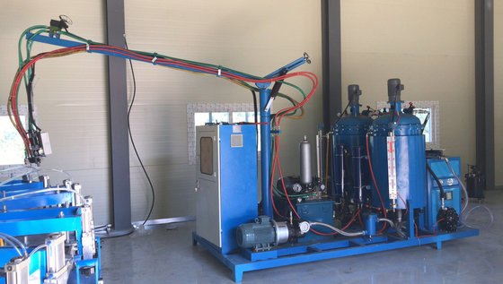 High pressure foam injection machine for manufacturing sponge foam