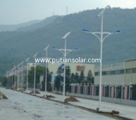 China 15W-60W solar LED street light supplier