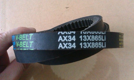 Heavy Duty Flat Rubber Drive V Belts For Auto Parts / Textile Machinery supplier