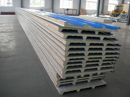 Lightweight Polyurethane insulated sandwich panel / building construction material