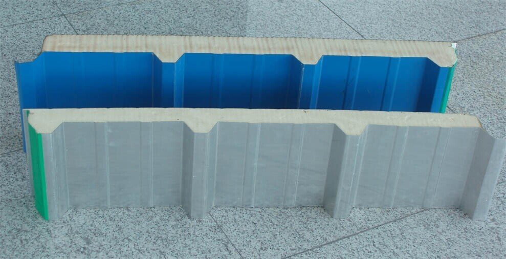 Lightweight Polyurethane insulated sandwich panel / building construction material