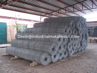 China ASTM A 975 standard galvanized gabion baskets with 2.7mm wire, 8x10cm hole size for hydraulic structures supplier