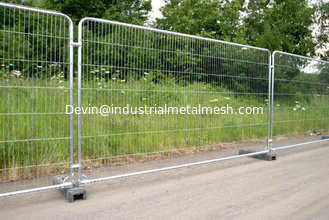 China AS 4687 standard 2400x2100mm temporary fencing with concrete block and clamps for Canada supplier