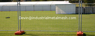 China Hot dipped galvanized 2400x2100mm temporary fence panels with concrete block and clamps for Canada supplier
