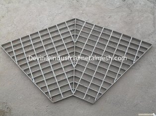 China Hot Dipped Galvanized Serrated Steel Grating and steel fence and Galvanized metal deck stairs supplier