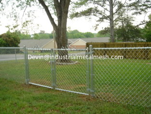 China Various Size 9gauge steel wire PVC Chain Link fence roll for Football Field Fence supplier