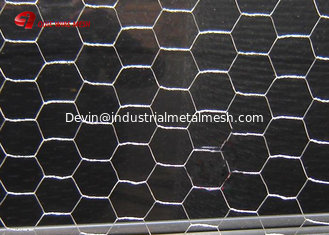 China Galvanized Hexagonal Chicken Wire Mesh Screen 0.9 X 30 M Roll Anti Oxidation supplier