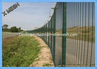 China 12.5X75mm/12.7X76.2mm Corromesh 358 Anti Climb Security / 75mm x 12.5mm x 4mm welded mesh fabric for 358 Mesh Panel Secu supplier