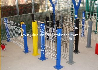 China Triangular Bending 3d Curved Centurion Mesh Fencing supplier