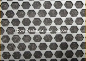 China Standard  316l 5mm Thick Perforated Stainless Steel Sheet Retailer For Decorative supplier