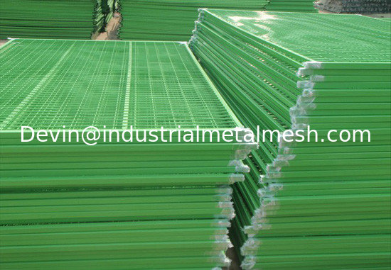 AS 4687 standard 2400x2100mm temporary fencing with concrete block and clamps for New Zealand supplier