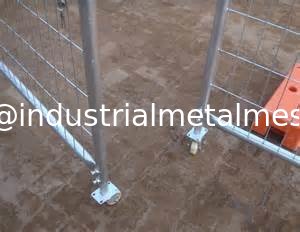 AS 4687 standard 2400x2100mm temporary fencing with concrete block and clamps for New Zealand supplier