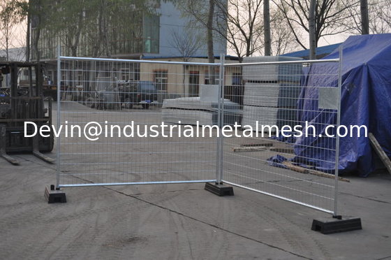 Galvanised 2400x2100mm temporary fence panels with concrete block and clamps for Canada supplier