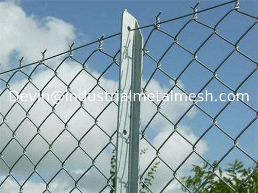 China Supplier Small Hole Chain Link Fence Wire Standard by The Foot supplier