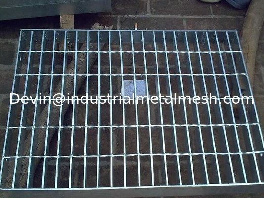 galvanized antislip serrated welded 30mm pitch steel bar grating for catwalk / catwalk steel grating supplier