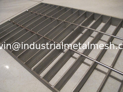 Hot Dipped Galvanized Serrated Heavy Duty Steel Grating Stair/Stainless Steel floor Drain Grate supplier