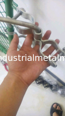 ISO: 9001 China supplier 50x50mm, 25x25mm, 60x60mm chain link fence with barb wire arms supplier