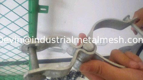 ISO: 9001 China supplier 50x50mm, 25x25mm, 60x60mm chain link fence with barb wire arms supplier