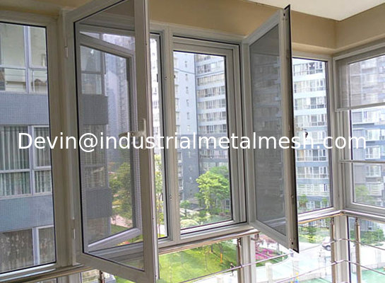 High quality 14 mesh* 0.6mm wire black powder coated galvanized window screen for russia market supplier