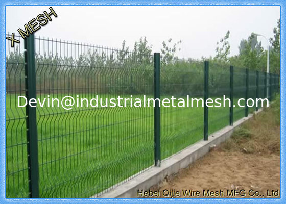 Powder Coated 3D Curved Welded Wire Mesh Garden Fence supplier
