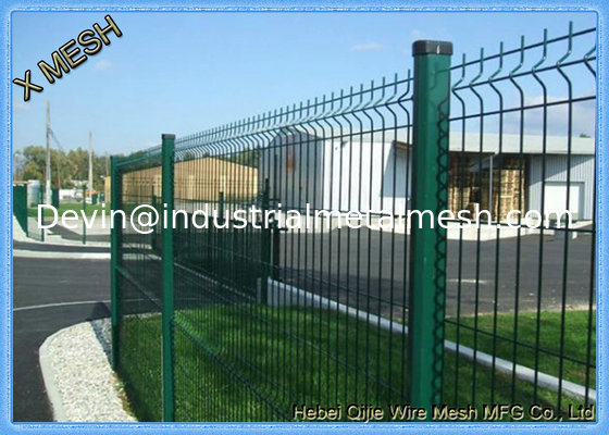 1830mm X 2500mm V Curved Mesh Fence Panels Mesh Opening : 55mm X 200mm supplier
