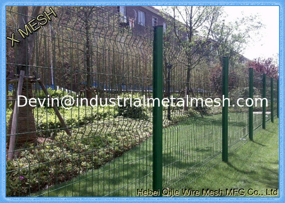 1830mm X 2500mm V Curved Mesh Fence Panels Mesh Opening : 55mm X 200mm supplier