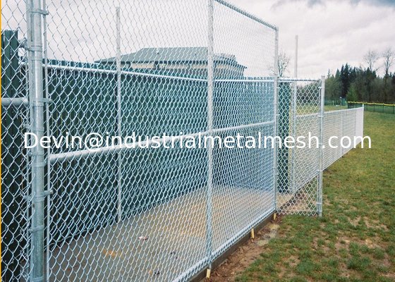 China Supplier Black Colors Of Residential Chain Link Fence supplier