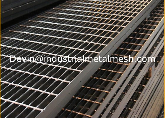 Steel Grating/High Quality Walkway| Floor Serrated Steel Grating For Water Drainage supplier