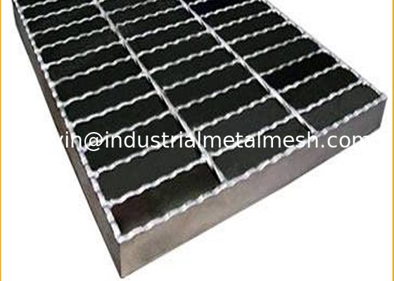 Steel Grating/High Quality Walkway| Floor Serrated Steel Grating For Water Drainage supplier