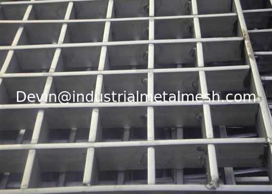 Galvanized Steel Grating For Metal Building Materials 30x3,32x5 Galvanized Steel Grate/Grating supplier